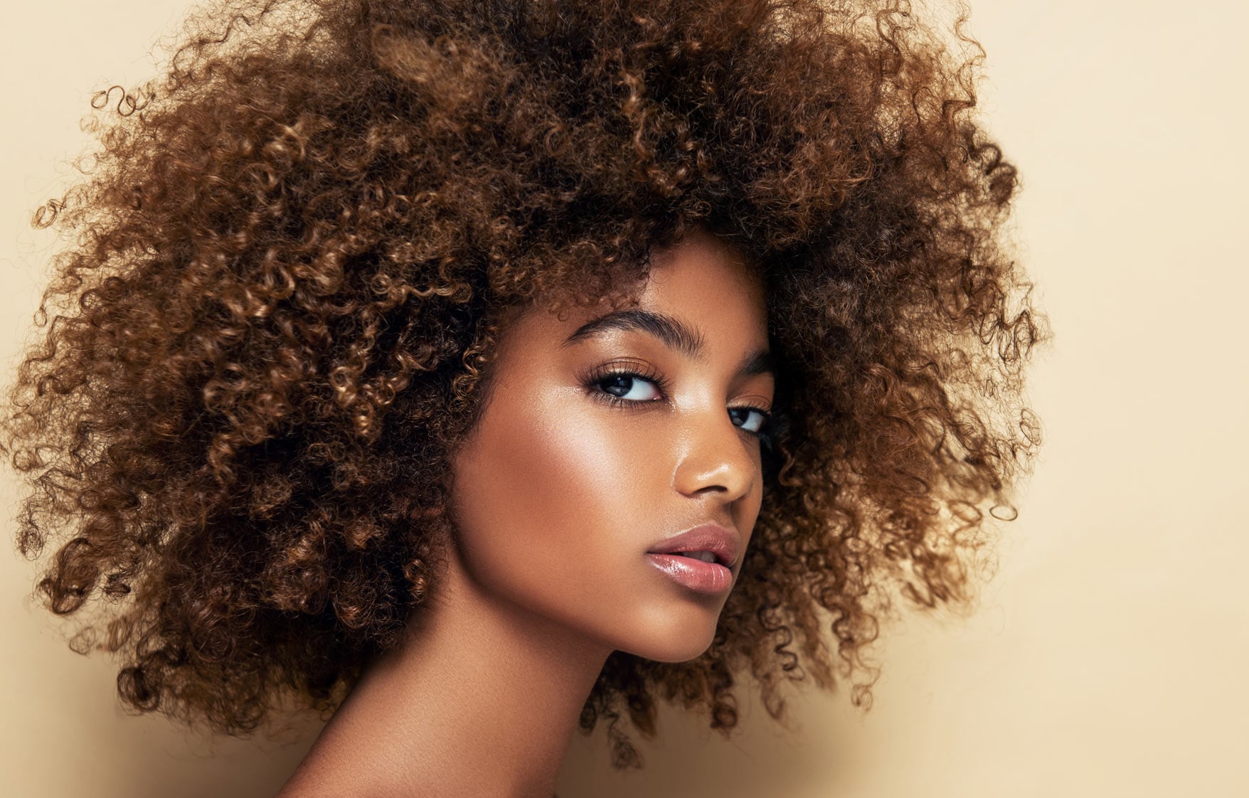Non-surgical Neck And Jawline Contouring For Women In Tampa | Call Us